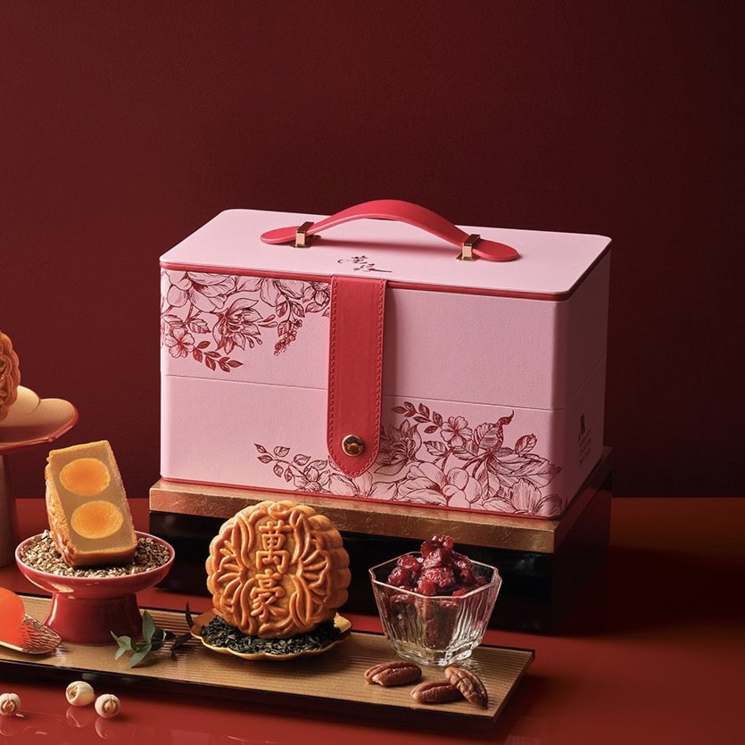 BN Marriot Tang Plaza Mooncake Box 2025, Food & Drinks, Gift Baskets ...