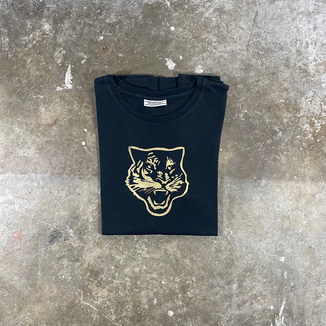 Onitsuka Tiger Tee Center, Men's Fashion, Activewear on Carousell