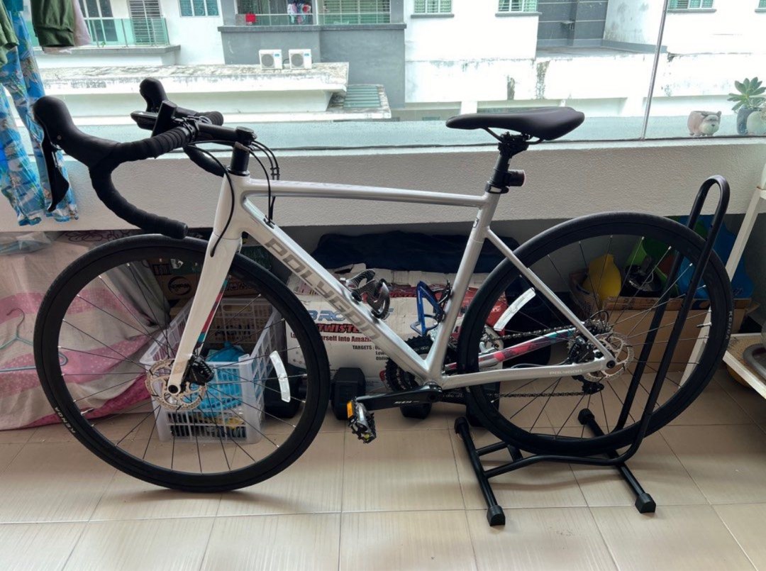 Polygon Strattos S5 Disc Road Bike, Sports Equipment, Bicycles & Parts ...