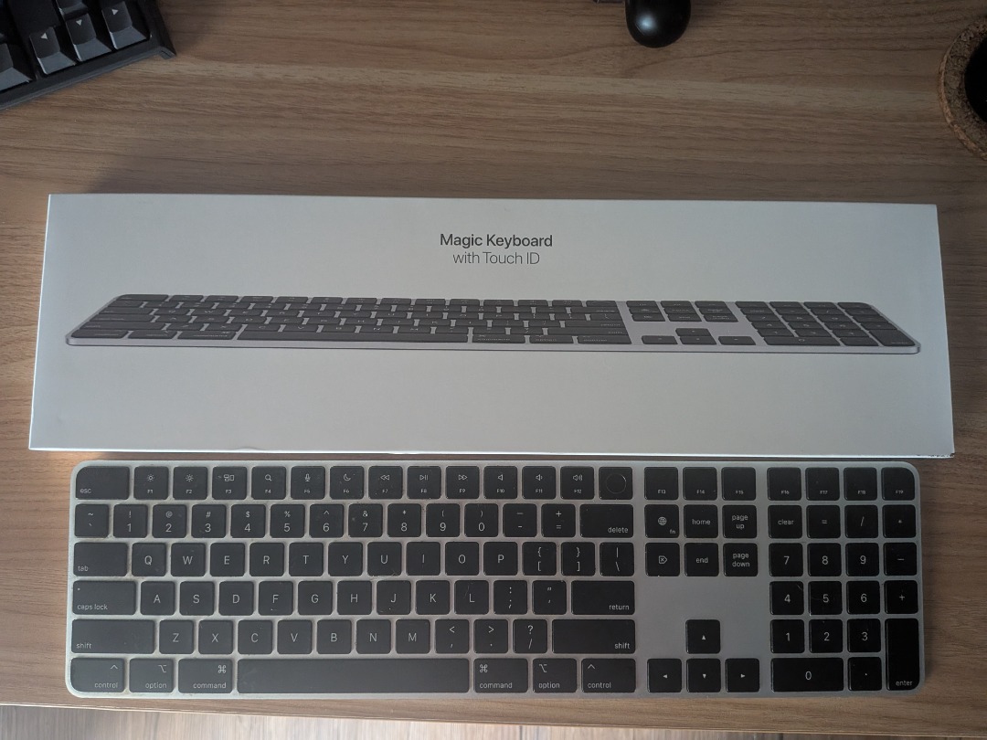 Apple Magic Keyboard w/Numeric Keyboard + Fingerprint ID, Computers & Tech, Parts & Accessories ...