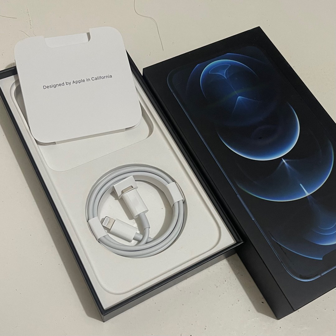 Apple iPhone Original official USB-C to Lightning Cable brand new ...