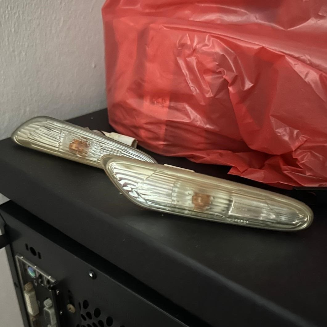 BMW E92 original side marker indicator lights (also for E90/E82/E81/E87 ...