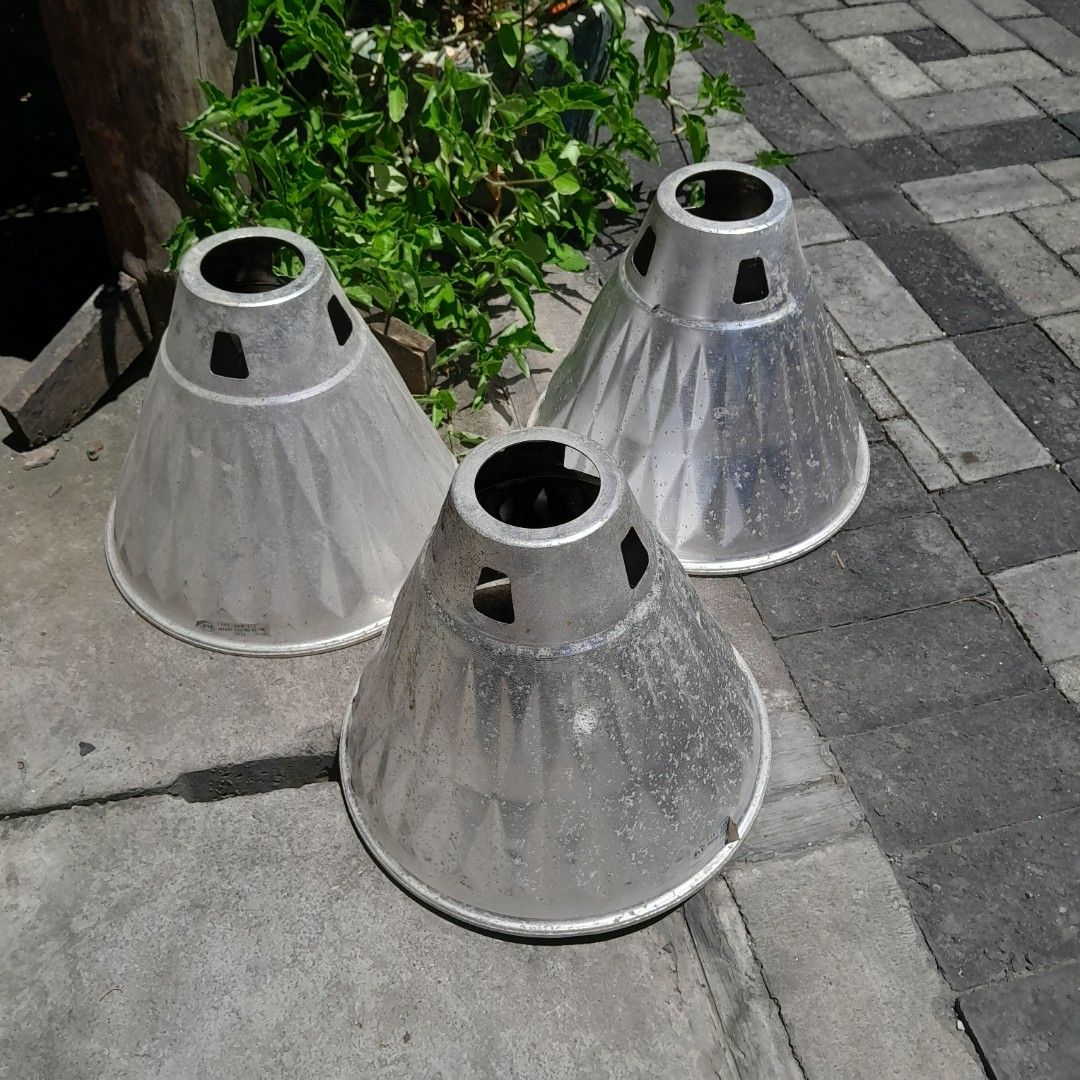 Kap lampu jadul lawas industrial, Antik, Lainnya di Carousell