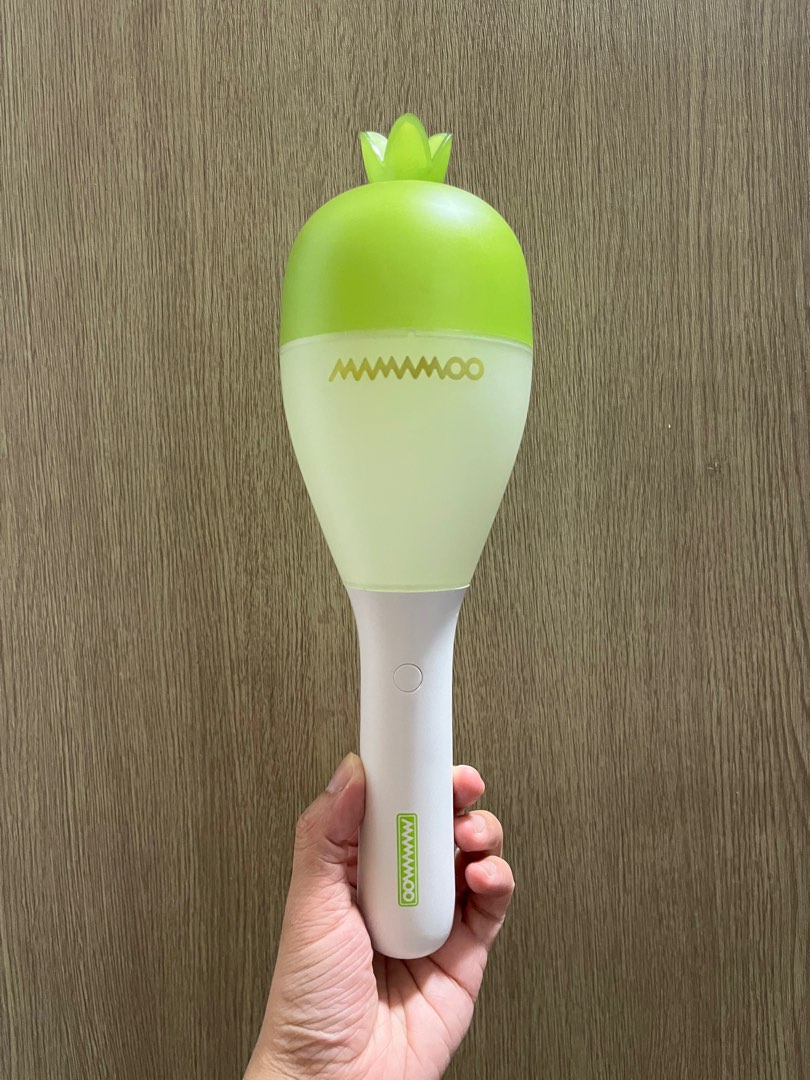 MAMAMOO OFFICIAL LIGHT STICK ver2.5 (moobong), Hobbies & Toys ...