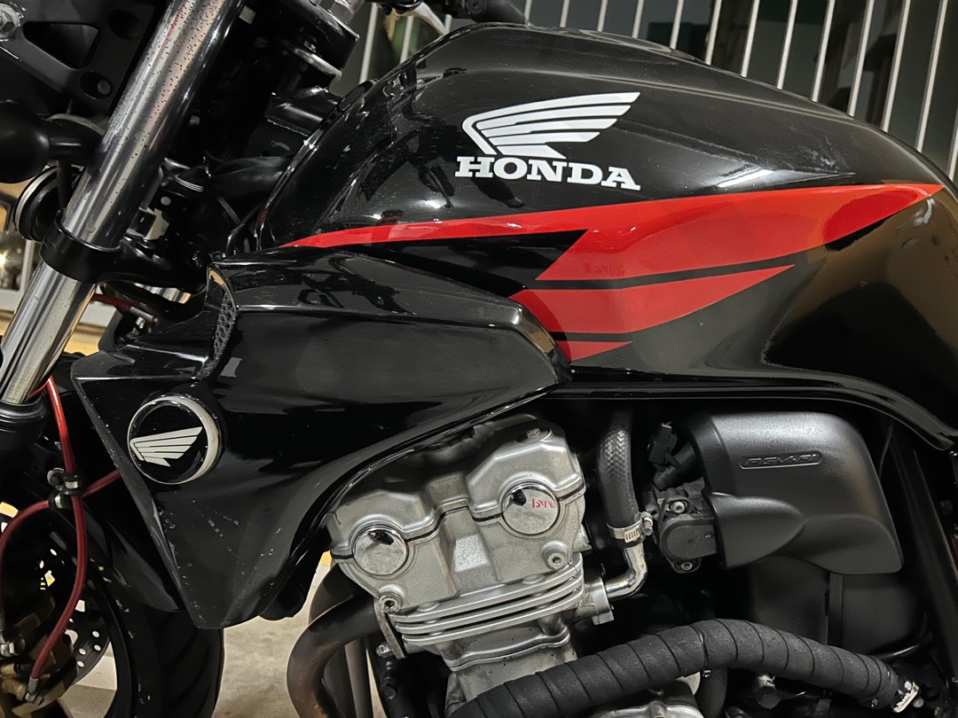 CB400 Super 4 Side Shroud, Motorcycles, Motorcycle Accessories on Carousell