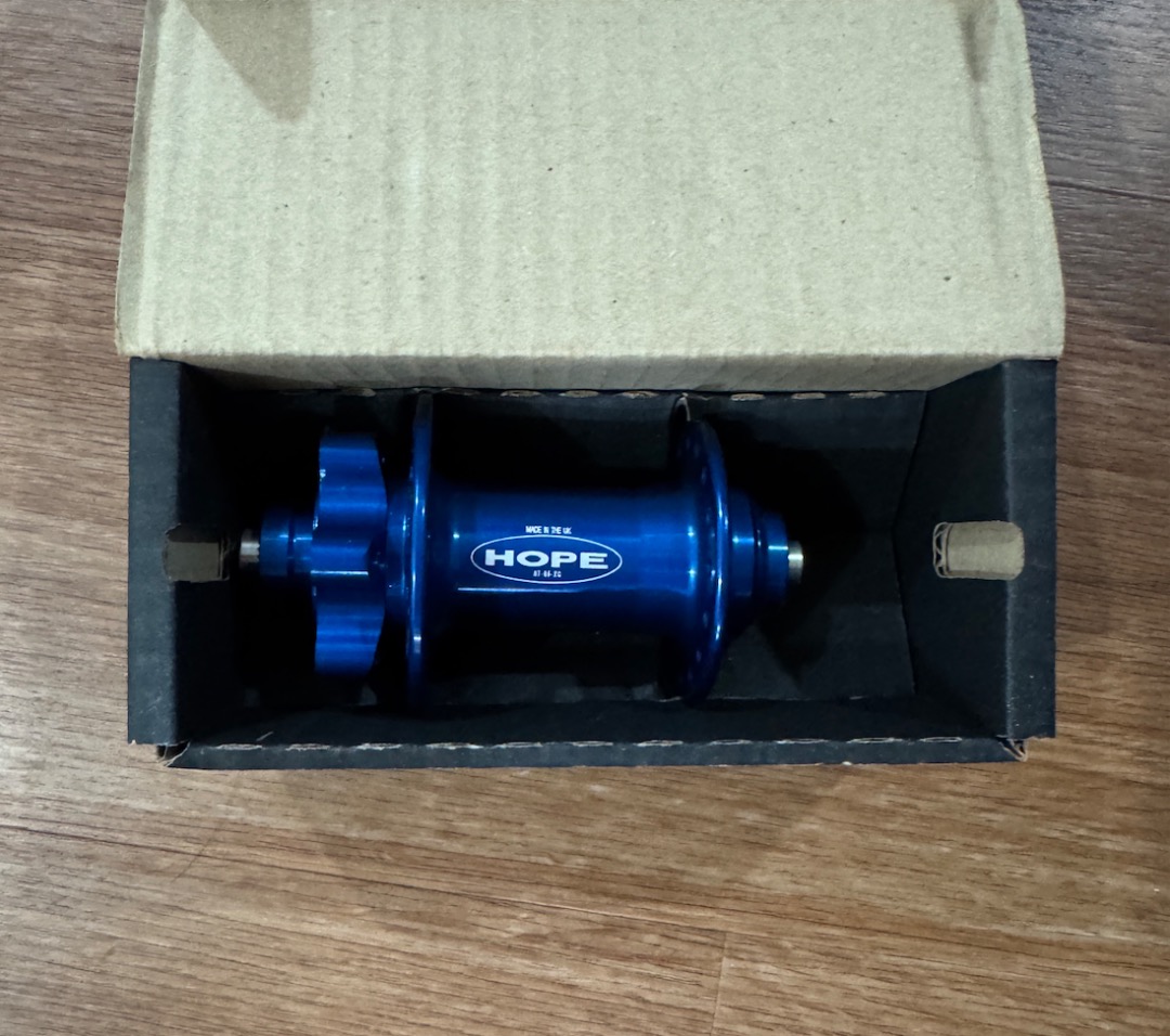 Hope XC Front Hub - Blue, Sports Equipment, Bicycles & Parts, Parts ...
