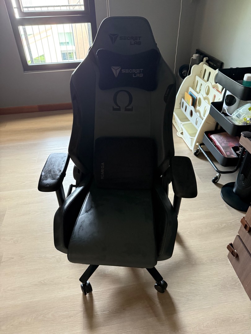 Secretlab Omega Gaming Chair, Furniture & Home Living, Furniture ...