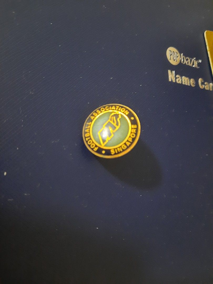 Singapore Football Association Pin, Hobbies & Toys, Memorabilia ...