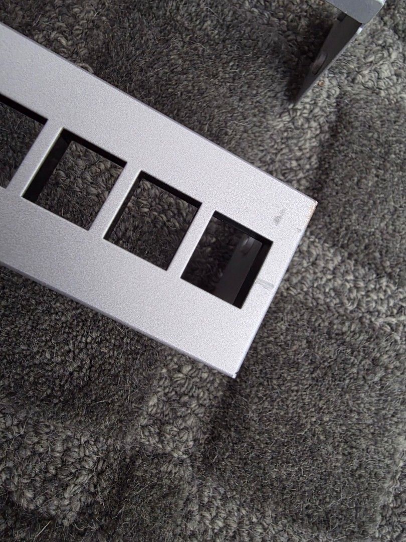 Unifi Ubiquiti Keystone Patch Panel Toolless Mini Rack 24-Port (UACC ...