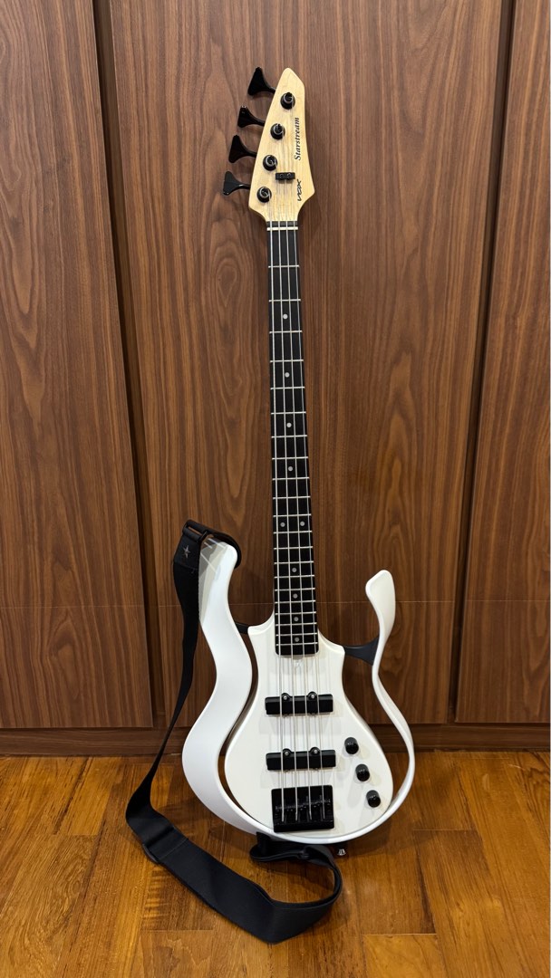 Vox Starstream VSB-2 Short Scale Bass, Hobbies & Toys, Musical ...