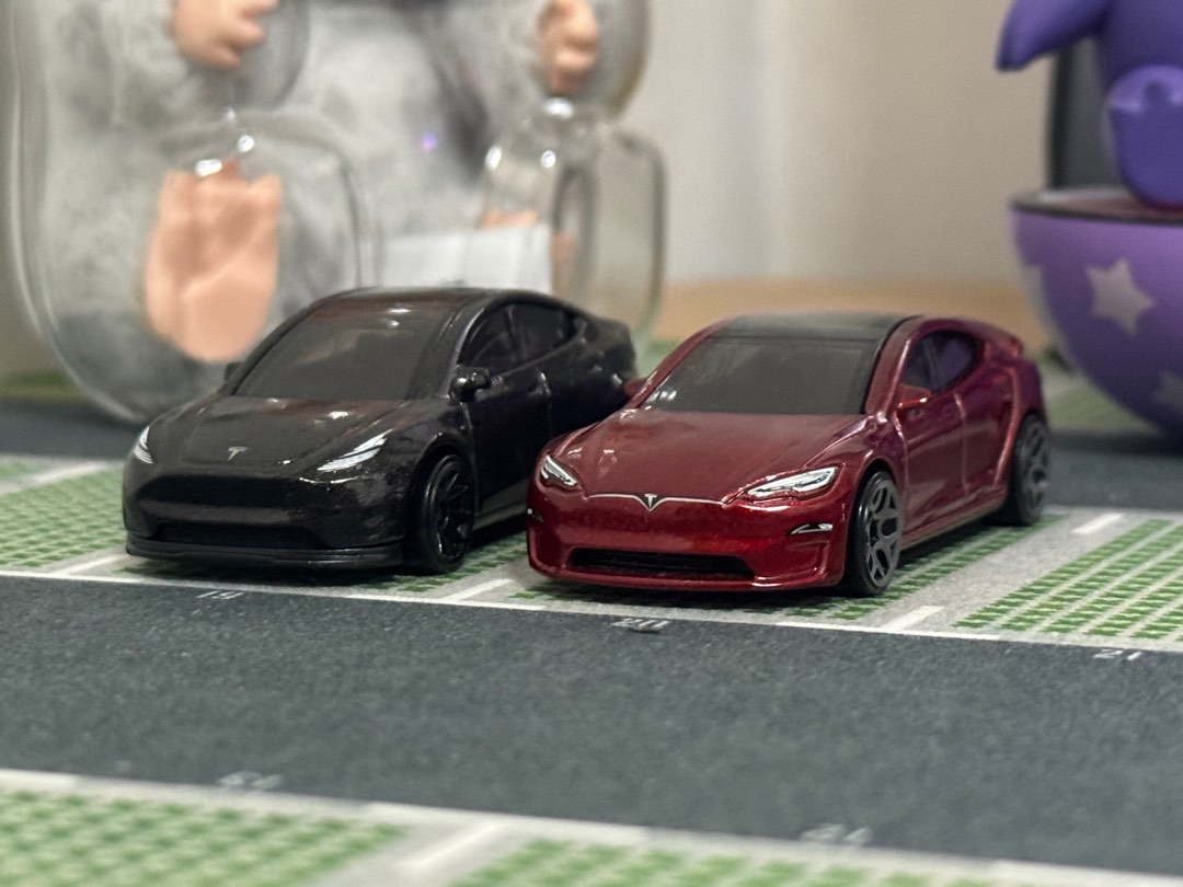 1:64 Hotwheels Tesla Model S Plaid and Model Y, Hobbies & Toys, Toys ...