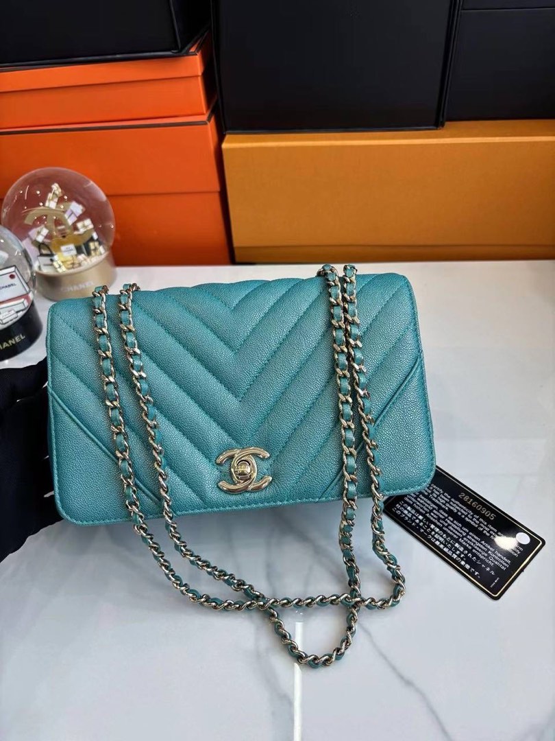 💯 Authentic Chanel Flap Bag. Serial 28, Luxury, Bags & Wallets on Carousell