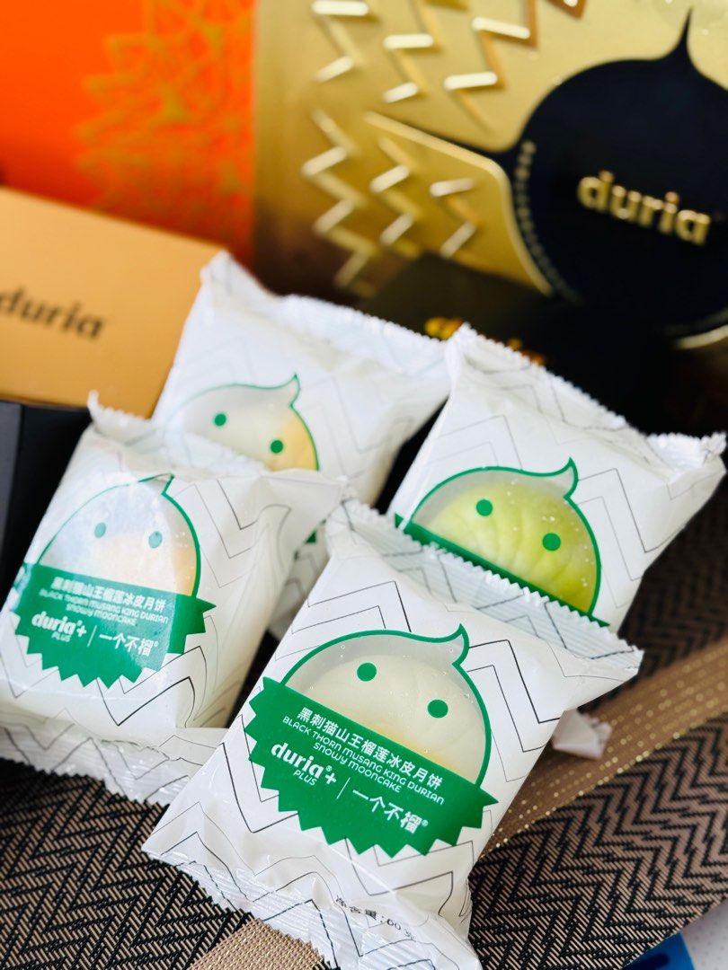 Duria Black Thorn & Musang King Durian Mooncake, Food & Drinks, Chilled ...