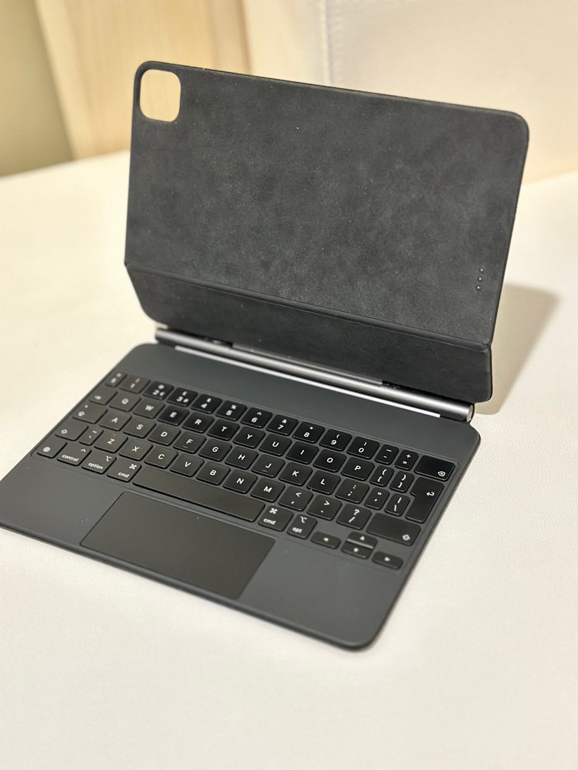 iPad pro Magic Keyboard 11 inch, Mobile Phones & Gadgets, Mobile ...