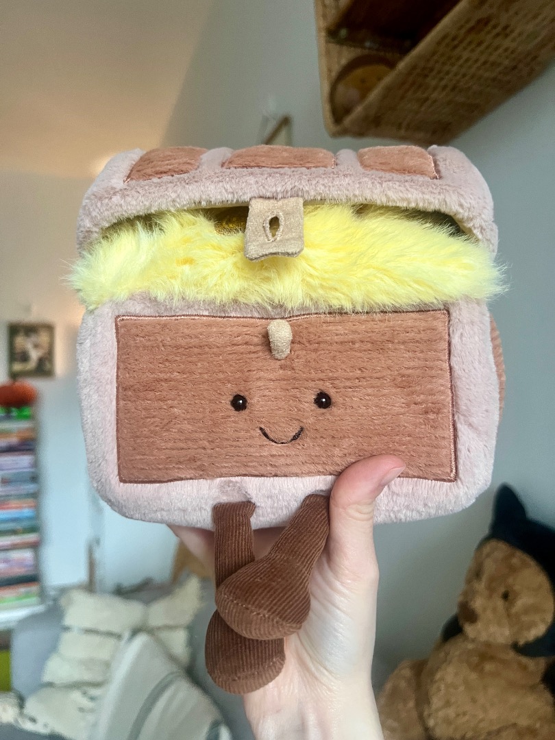 Jellycat Amuseables Treasure Chest BNWT, Hobbies & Toys, Toys & Games ...