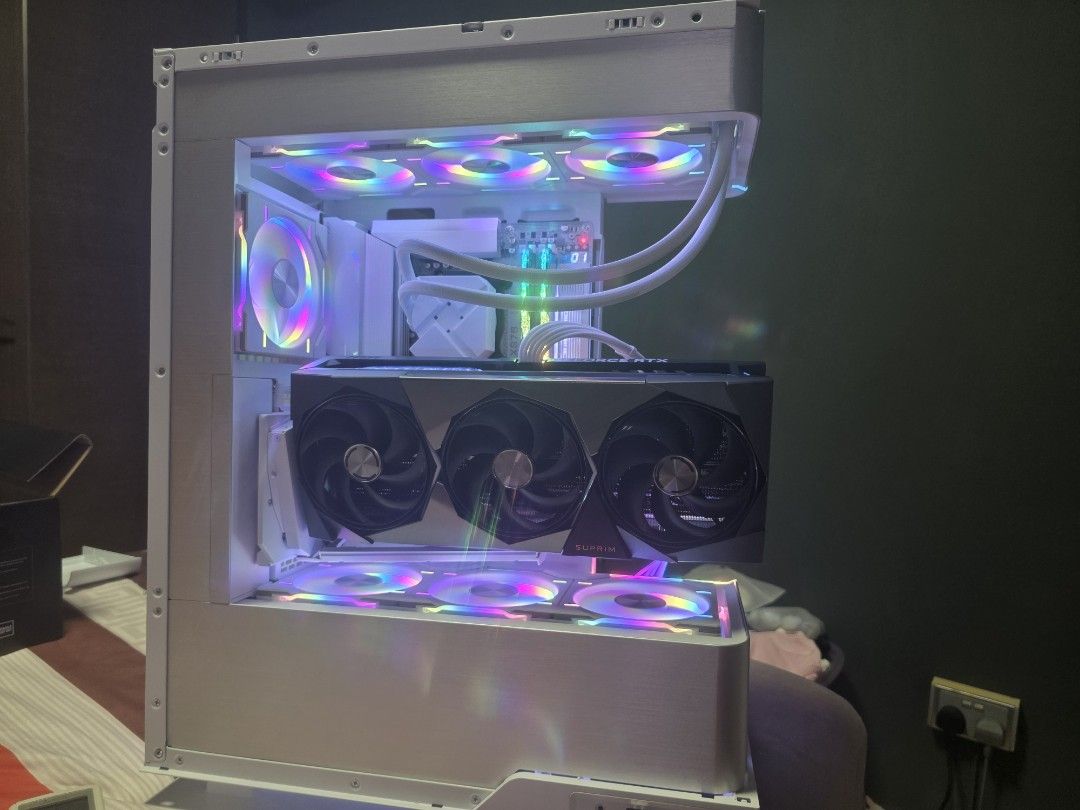 Lian Li PCIE GEN 5 gpu vertical mount white, Computers & Tech, Desktops ...