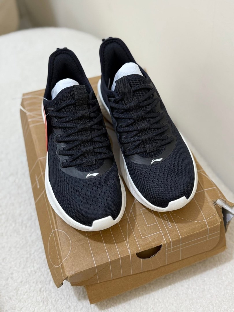 LI-NING SOFT ESSENTIAL V2, Women's Fashion, Footwear, Sneakers on Carousell