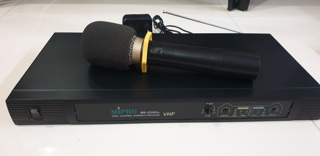 MIPRO MR-2230C VHF Wireless Microphone System ( only 1 microphone), Audio, Microphones on Carousell