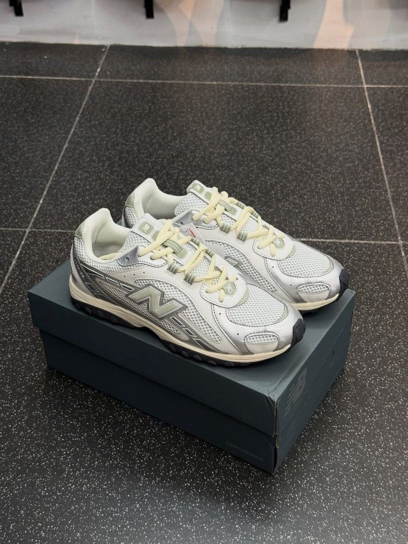 Nb 204L 💯, Men's Fashion, Footwear, Sneakers on Carousell