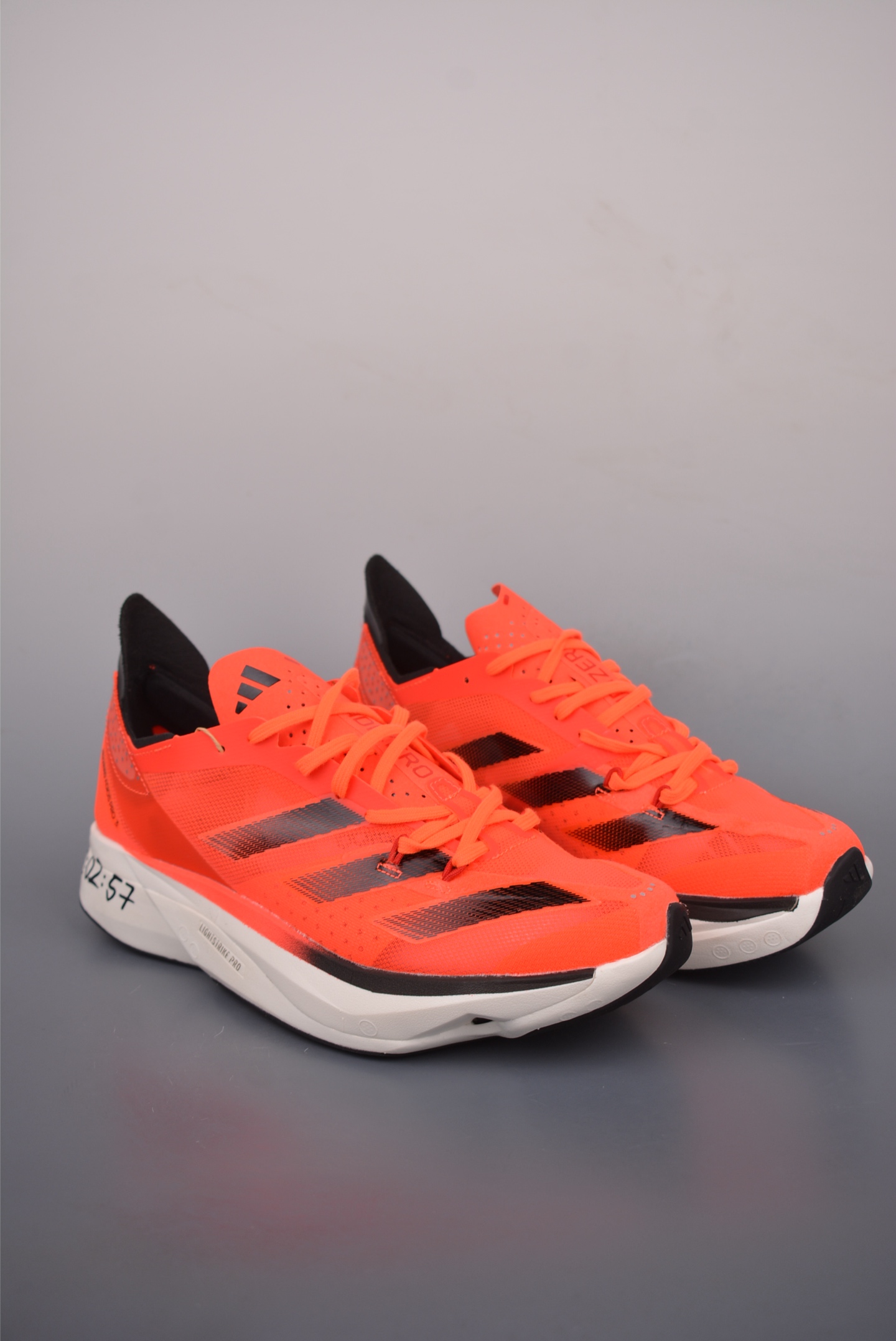 Adidas Adizero Adios Pro 3 跑鞋, 男裝, 鞋, 波鞋 - Carousell