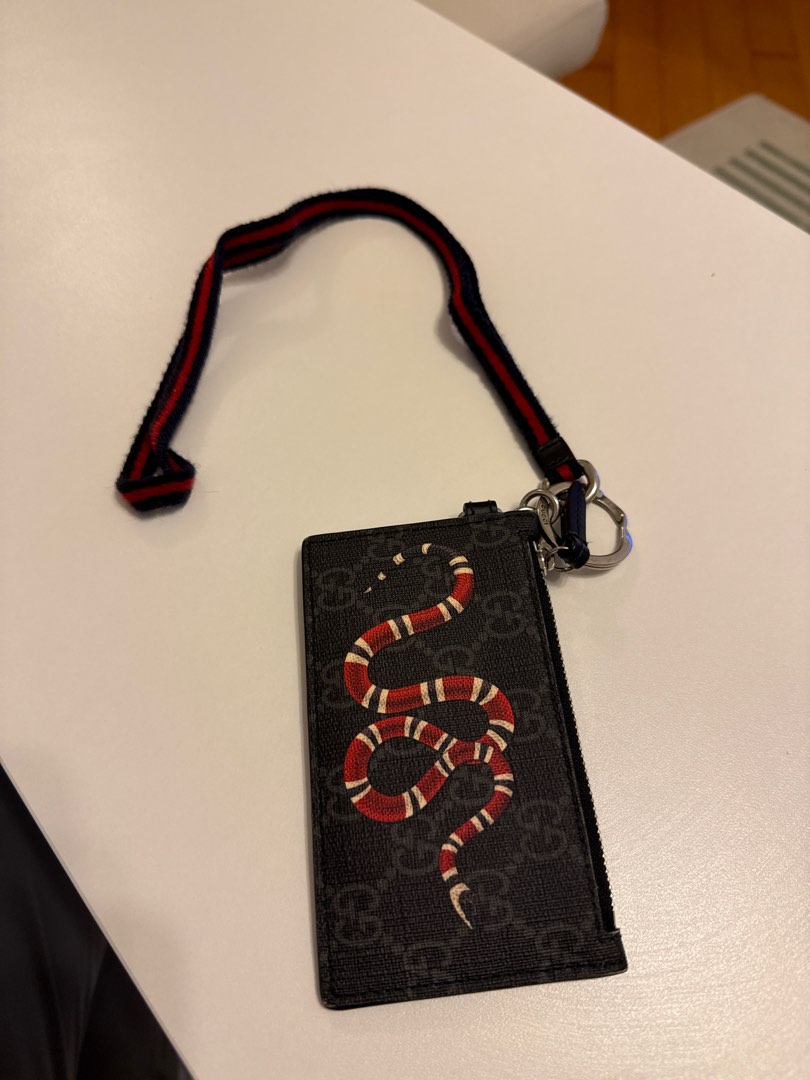 Gucci Kingsnake Cardholder with Lanyard, 名牌, 手袋及銀包 - Carousell