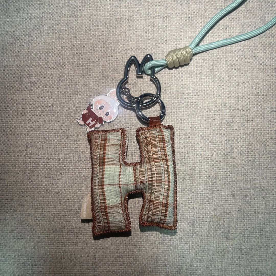 Letter H Keychain Labubu, Hobbies & Toys, Toys & Games on Carousell