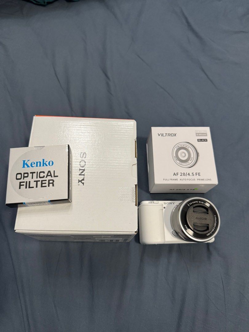 Sony ZV E10 White with 16-50mm OSS Kit Lens + Prime Lens, Photography ...