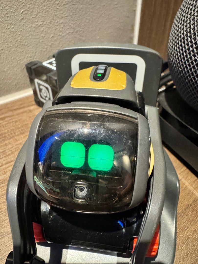 Anki Vector Robot with Extra Tracks, Hobbies & Toys, Toys & Games on ...