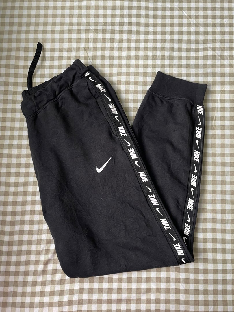 Nike sweatpant, Men's Fashion, Bottoms, Joggers on Carousell