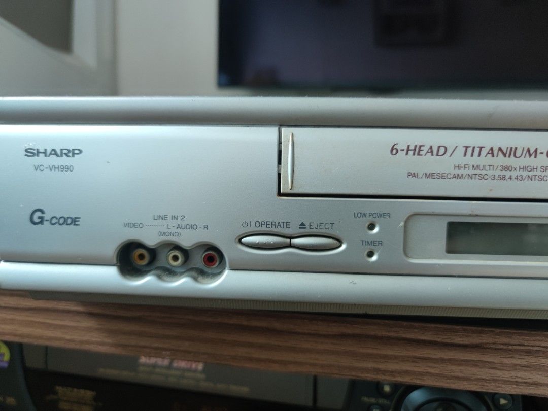 Sharp VC-VH990 VHS PLAYER VCR 6磁頭錄影機, 家庭電器, 電視 & 其他娛樂, 電視 - Carousell