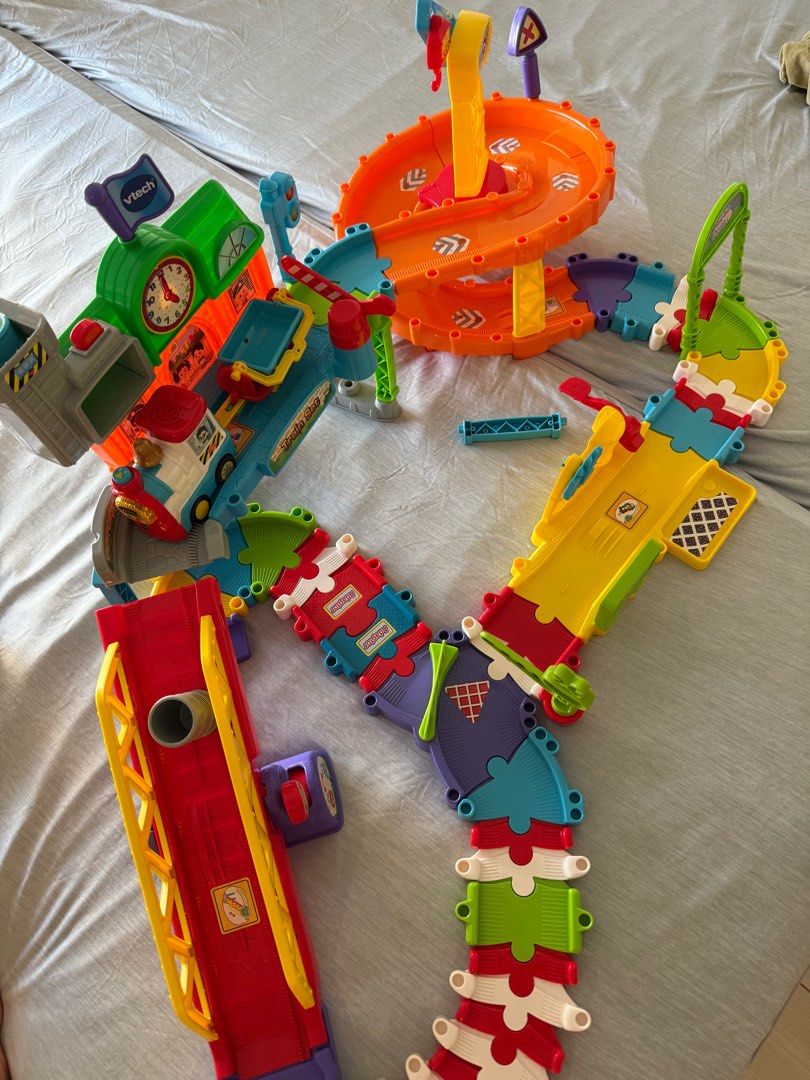 VTech Toot-Toot Drivers Train Set, Hobbies & Toys, Toys & Games on ...
