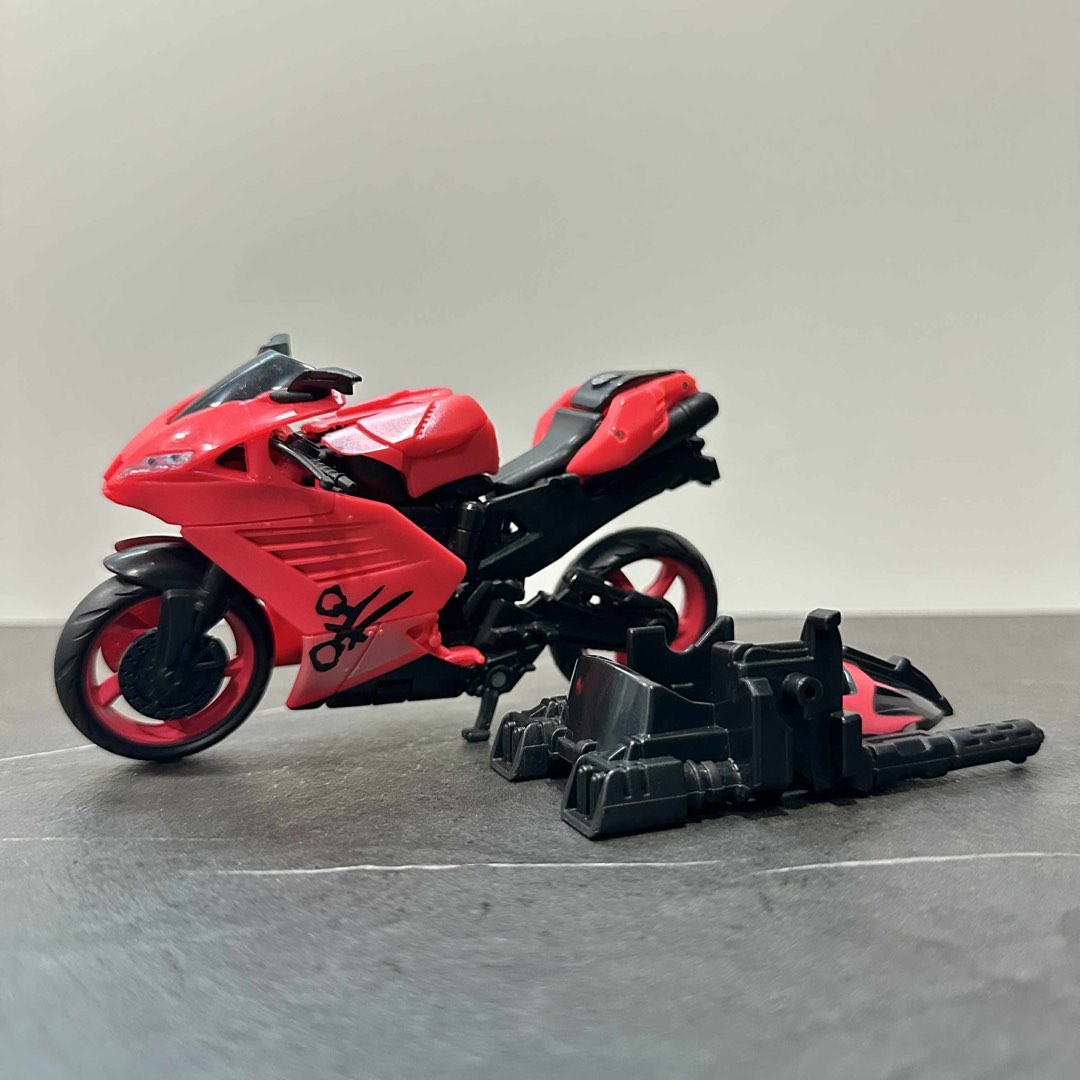 Arcee Deluxe Class Movie Transformers 2 ROTF Revenge Of The Fallen ...
