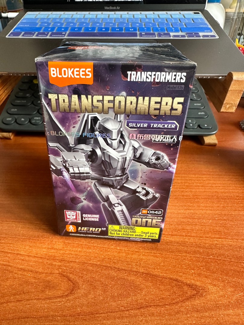 Blokees Transformers Galaxy Version Silver Tracker & 04 Shockwave ...