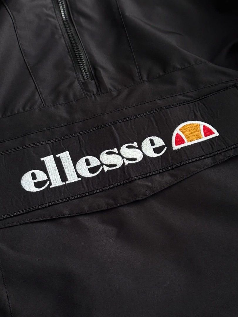 ellesse!!!, Fesyen Pria, Pakaian , Baju Luaran di Carousell