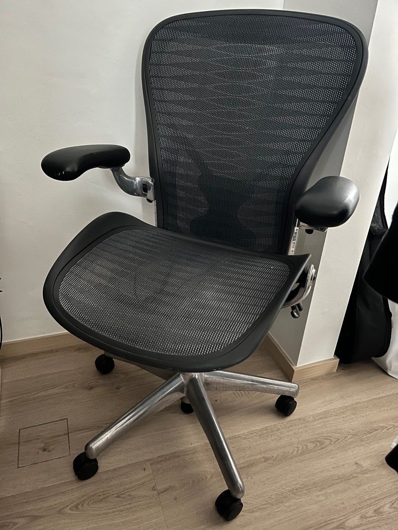 Herman Miller Aeron Chair - Black, Furniture & Home Living, Furniture ...