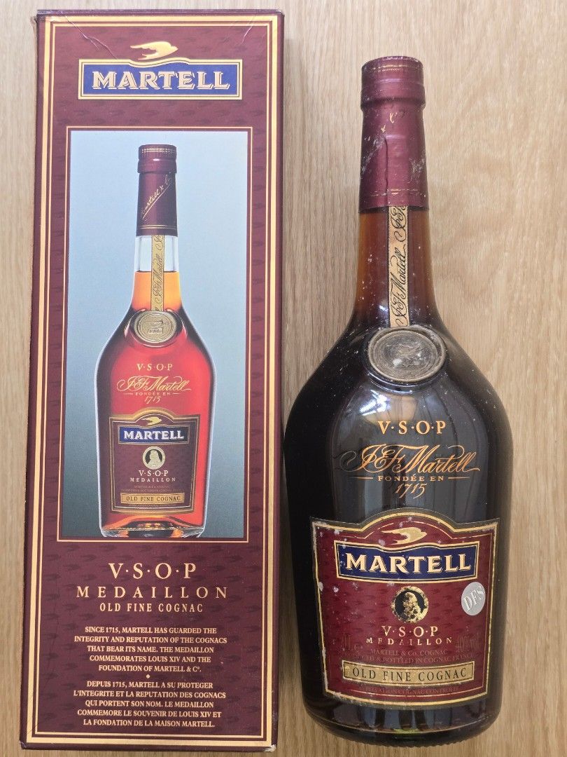 Martell VSOP Medaillon (DFS) Old Fine Cognac, Food & Drinks, Alcoholic Beverages on Carousell