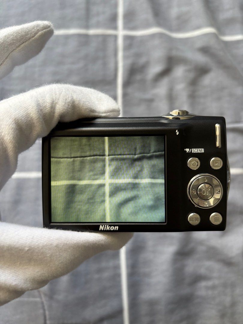 Nikon Coolpix S3000 in silver digital camera, Photography, Cameras on ...