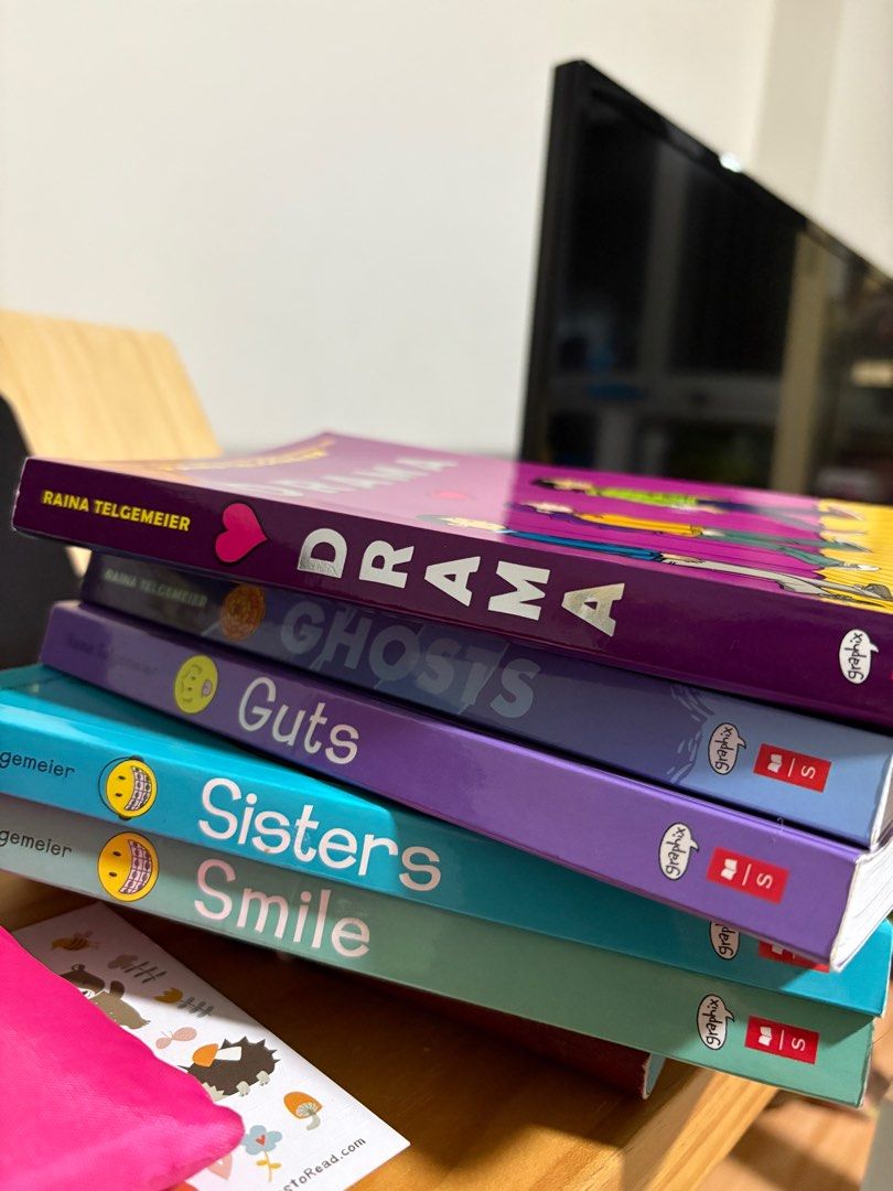 Raina Telgemeier Graphic Novels - Drama, Ghosts, Guts, Sisters, Smile ...