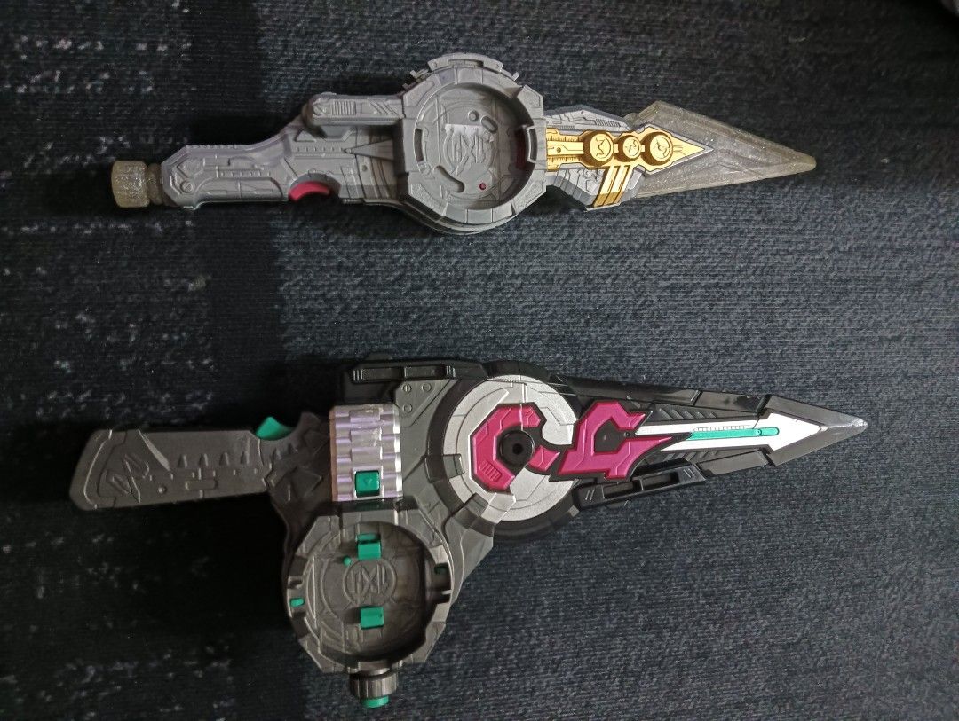 Set DX Weapon Kamen Rider Build & Zio, Hobbies & Toys, Toys & Games on ...