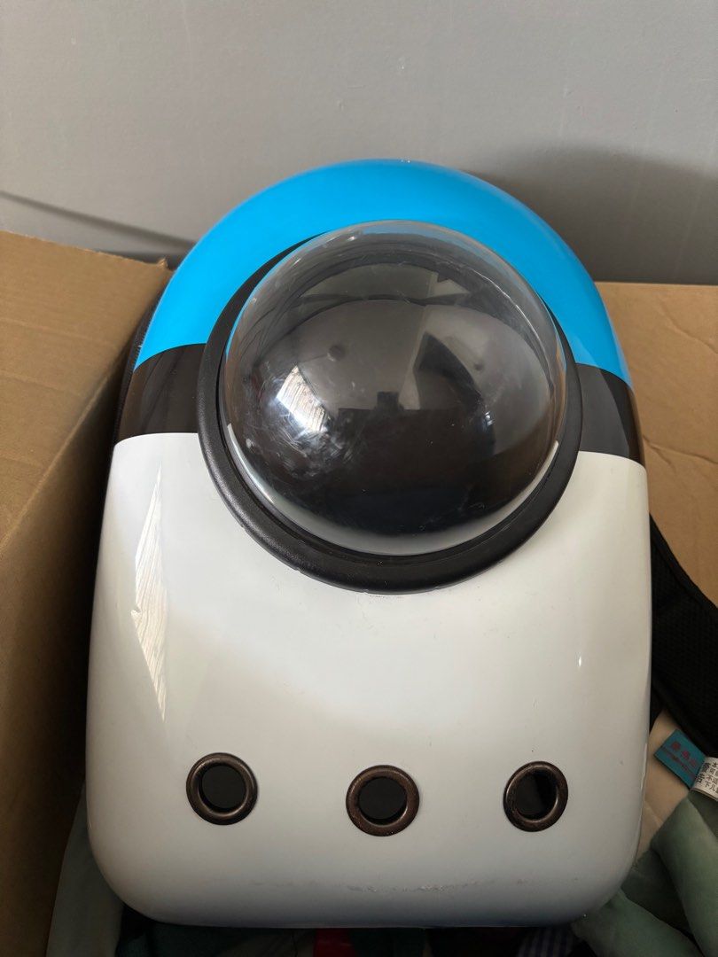 Space Capsule Pet Carrier - Blue and White, Pet Supplies, Homes & Other ...