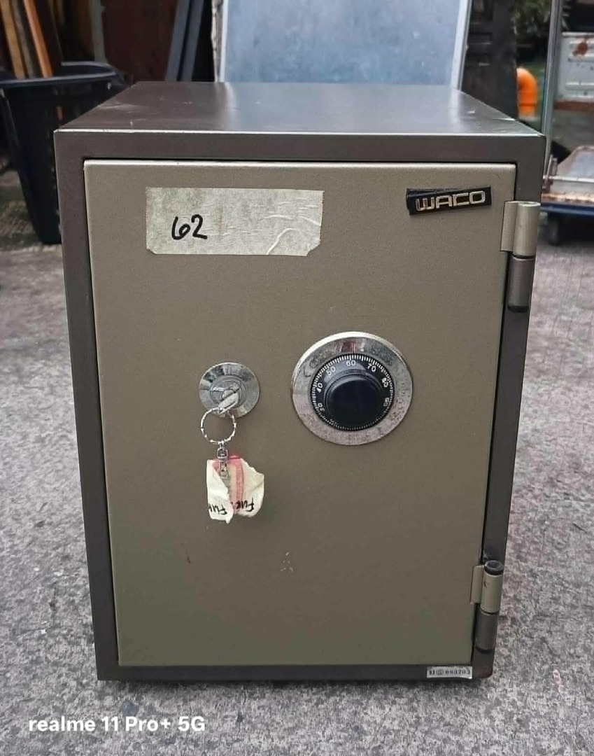 WACO Safety Vault with Key and Dial Number Combination, Furniture ...