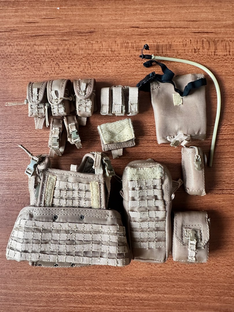 Other brands desert vest set 1/6 scale , Hobbies & Toys, Toys & Games ...