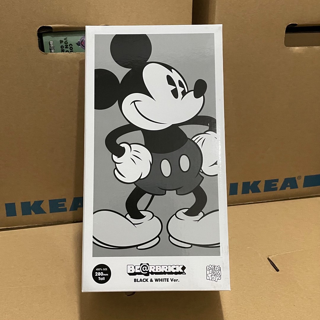 400% Bearbrick B&W Mickey & Minnie, Hobbies & Toys, Toys & Games on ...