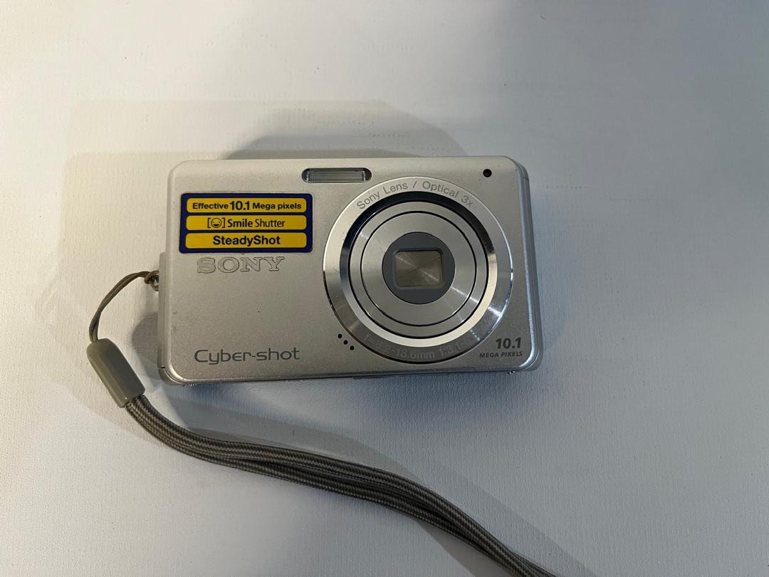 Sony Cyber-shot DSC-W180 digital camera., Photography, Cameras on Carousell