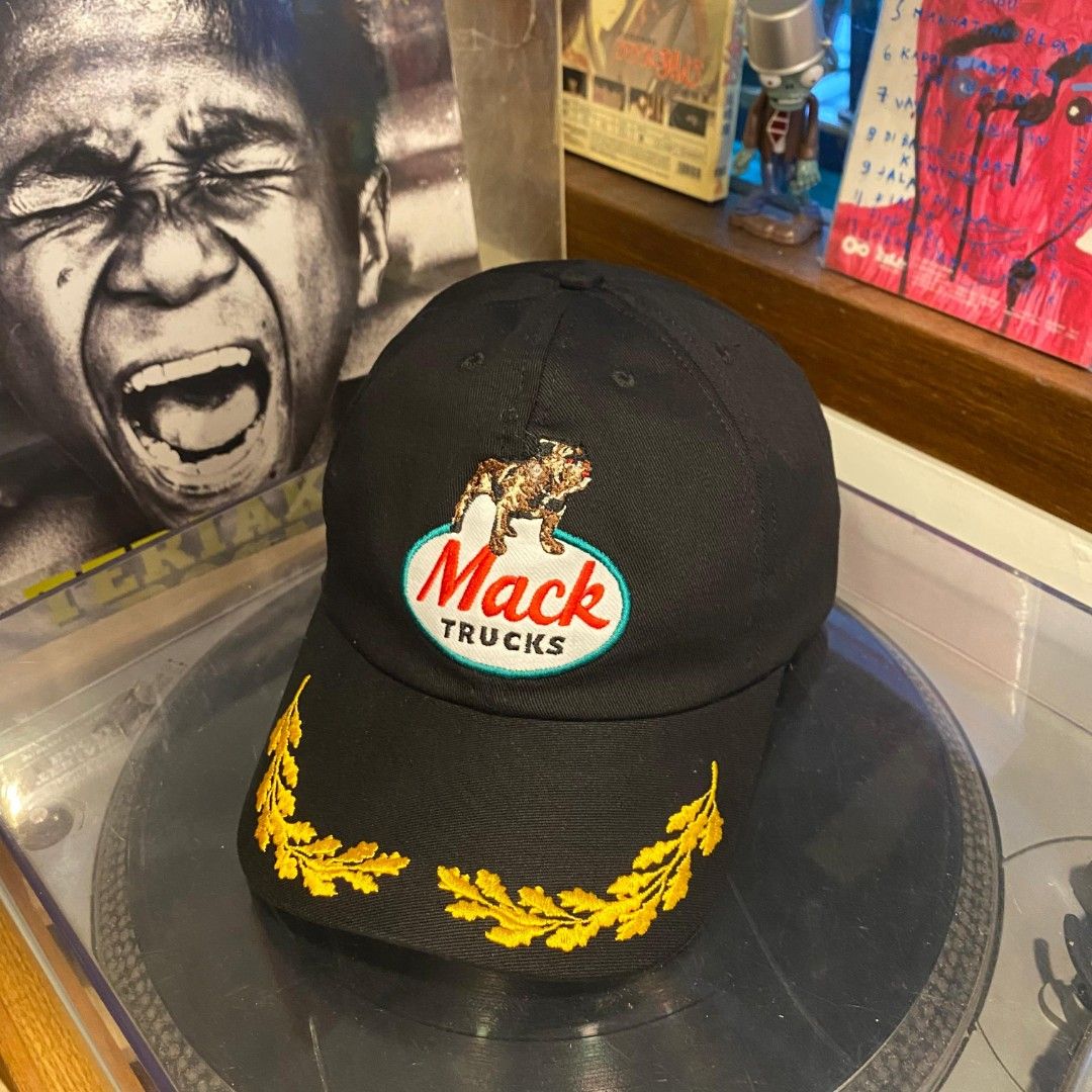 Caps Mack Trucks, Fesyen Pria, Aksesoris, Topi di Carousell