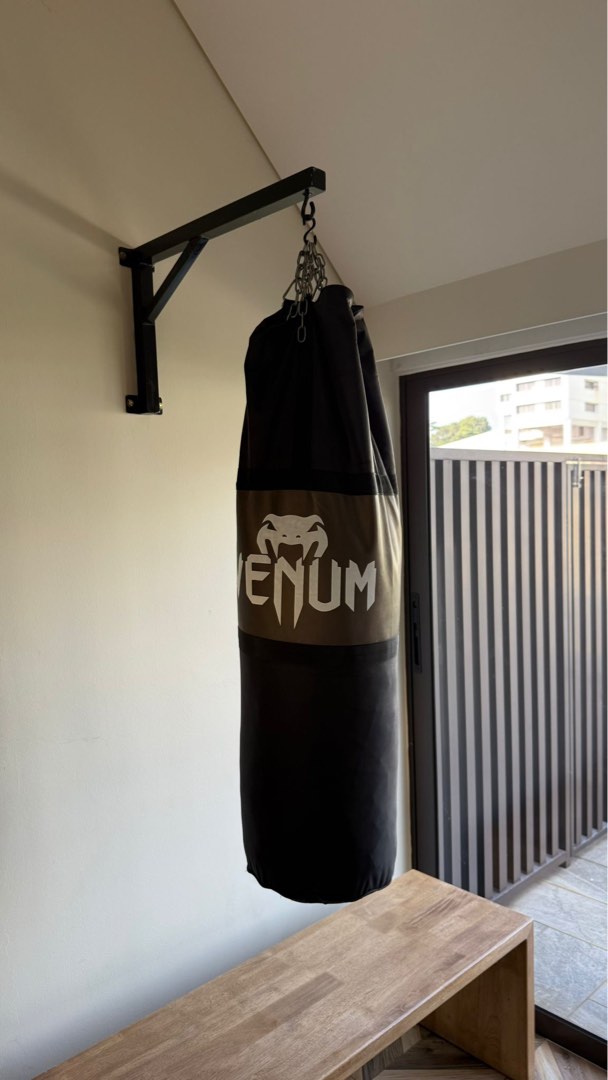 Venom Punching Bag + Spartan & Everlast Boxing Gloves, Sports Equipment ...