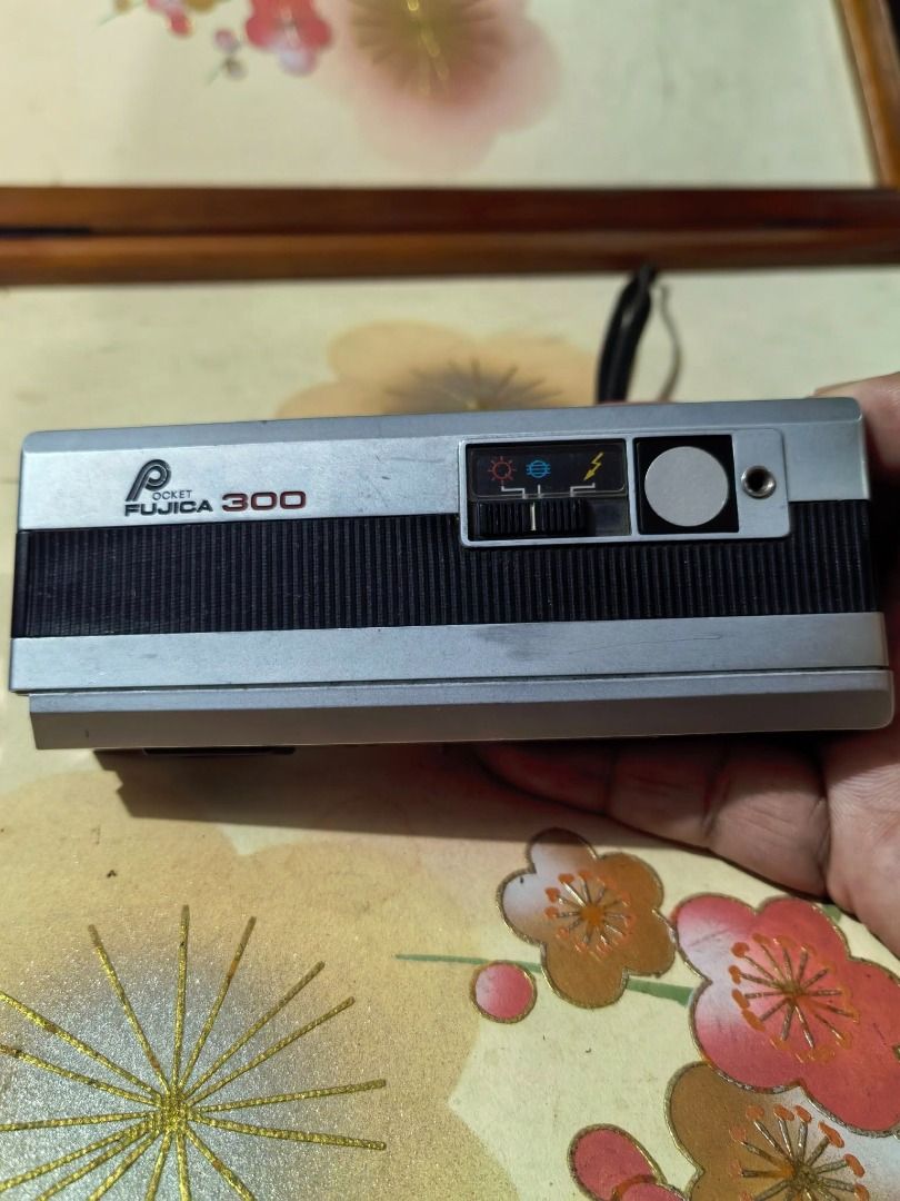Vintage Pocket Fujica 300 camera 1975 - 50 years, Photography, Cameras ...