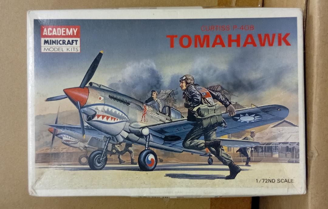全新包裝盒舊, 未砌 Academy Curtiss Tomahawk P-40B 1/72 戰機 軍事模型 1款, 興趣及遊戲, 玩具 ...