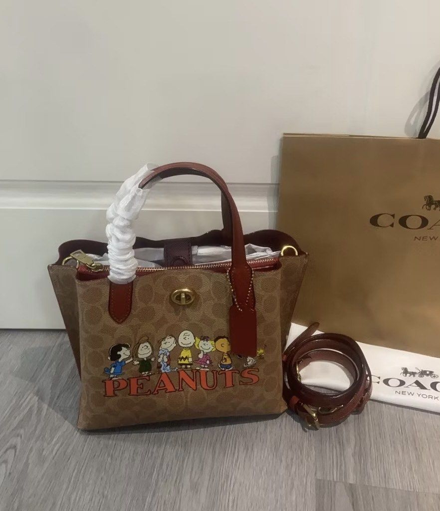 Coach x Peanuts Willow tote bag 24 in signature crossbody bag, Fesyen ...