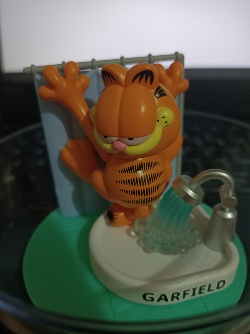 Garfield Daily Scene Series - Bathroom Fun Figurine, Hobbies & Toys ...